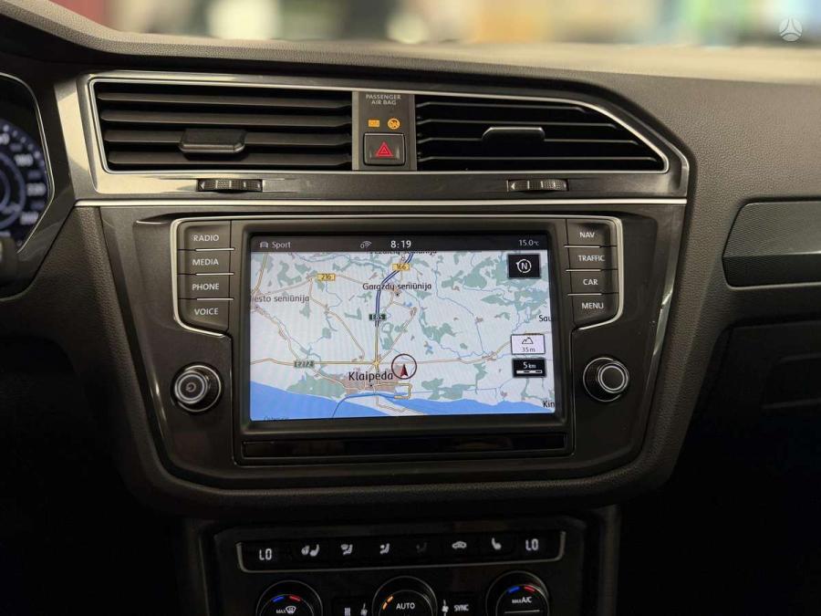 White Volkswagen Tiguan 2016 in Klaipeda, with an engine capacity of 1.98 L and mileage of 279 thousand km for 14950 €, photo 24 on AUTOMOTO.COM.LV