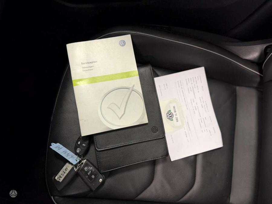 White Volkswagen Tiguan 2016 in Klaipeda, with an engine capacity of 1.98 L and mileage of 279 thousand km for 14950 €, photo 26 on AUTOMOTO.COM.LV