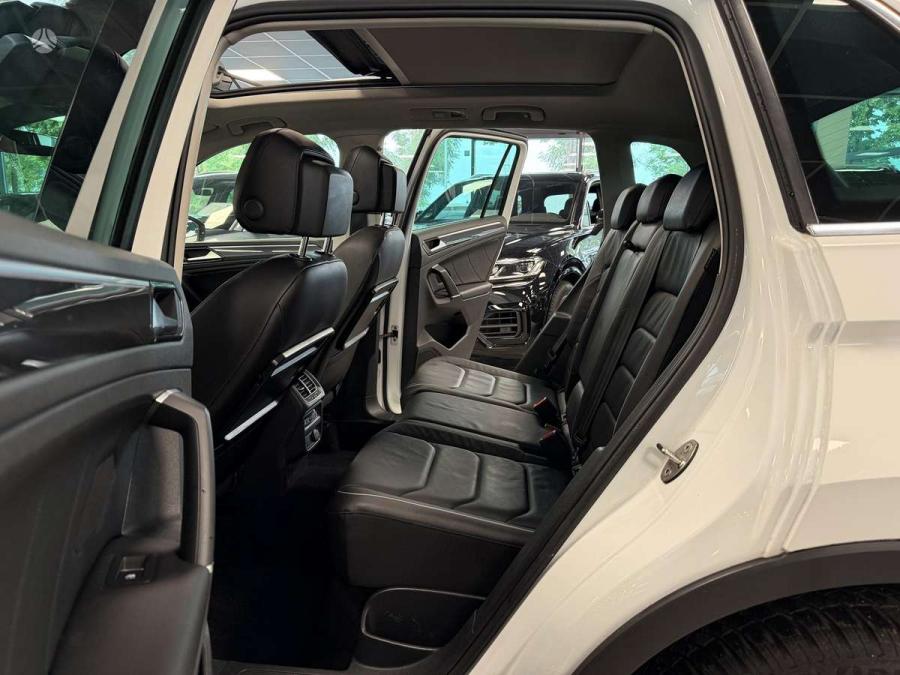White Volkswagen Tiguan 2016 in Klaipeda, with an engine capacity of 1.98 L and mileage of 279 thousand km for 14950 €, photo 33 on AUTOMOTO.COM.LV
