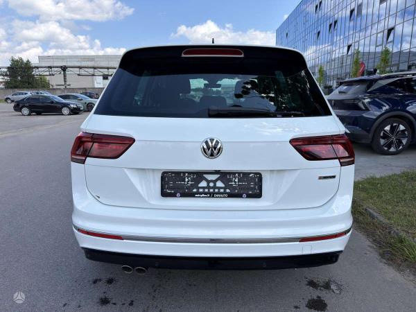 Balts Volkswagen Tiguan 2016 Panevēža, ar dzinēja tilpumu 1.97 L un nobraukumu 250 tūkst. km par 15999 €, foto 9 vietnē AUTOMOTO.COM.LV