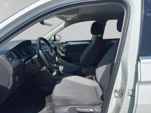 White Volkswagen Tiguan 2016 in Kaunas, with an engine capacity of 2.00 L and mileage of 235 thousand km for 15790 €, photo 10 on AUTOMOTO.COM.LV