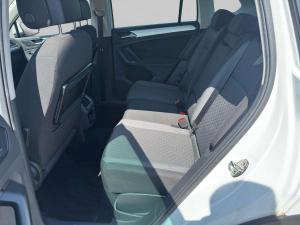 White Volkswagen Tiguan 2016 in Kaunas, with an engine capacity of 2.00 L and mileage of 235 thousand km for 15790 €, photo 12 on AUTOMOTO.COM.LV