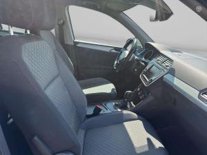 White Volkswagen Tiguan 2016 in Kaunas, with an engine capacity of 2.00 L and mileage of 235 thousand km for 15790 €, photo 17 on AUTOMOTO.COM.LV