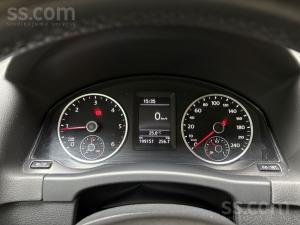 White Volkswagen Tiguan 2016 in Riga, with an engine capacity of 2.00 L and mileage of 200 thousand km for 9000 €, photo 9 on AUTOMOTO.COM.LV