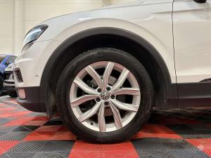 White Volkswagen Tiguan 2016 in Vilnius, with an engine capacity of 1.97 L and mileage of 290 thousand km for 17990 €, photo 10 on AUTOMOTO.COM.LV
