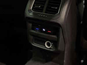 White Volkswagen Tiguan 2016 in Vilnius, with an engine capacity of 1.97 L and mileage of 290 thousand km for 17990 €, photo 32 on AUTOMOTO.COM.LV