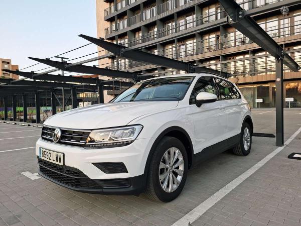 White Volkswagen Tiguan 2016 in Vilnius, with an engine capacity of 1.40 L and mileage of 195 thousand km for 13650 €, photo 4 on AUTOMOTO.COM.LV