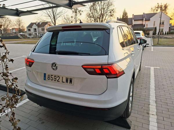 White Volkswagen Tiguan 2016 in Vilnius, with an engine capacity of 1.40 L and mileage of 195 thousand km for 13650 €, photo 7 on AUTOMOTO.COM.LV