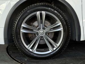 White Volkswagen Tiguan 2016 in Kaunas, with an engine capacity of 1.97 L and mileage of 181 thousand km for 17490 €, photo 8 on AUTOMOTO.COM.LV