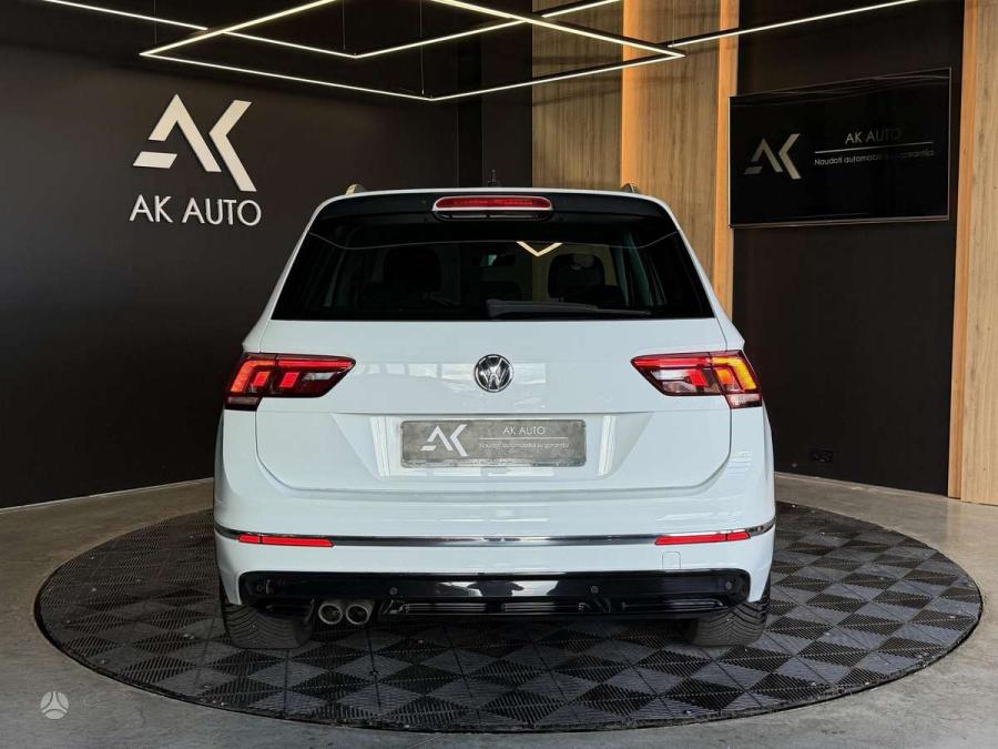 White Volkswagen Tiguan 2016 in Kaunas, with an engine capacity of 1.97 L and mileage of 181 thousand km for 17490 €, photo 11 on AUTOMOTO.COM.LV
