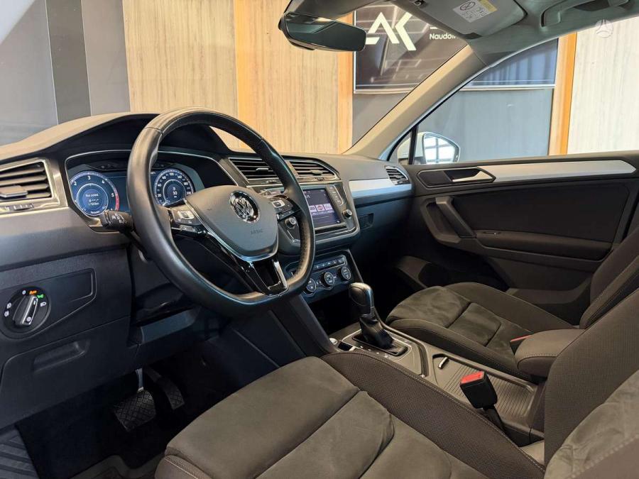 White Volkswagen Tiguan 2016 in Kaunas, with an engine capacity of 1.97 L and mileage of 181 thousand km for 17490 €, photo 14 on AUTOMOTO.COM.LV