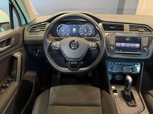 White Volkswagen Tiguan 2016 in Kaunas, with an engine capacity of 1.97 L and mileage of 181 thousand km for 17490 €, photo 16 on AUTOMOTO.COM.LV