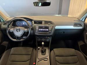 White Volkswagen Tiguan 2016 in Kaunas, with an engine capacity of 1.97 L and mileage of 181 thousand km for 17490 €, photo 17 on AUTOMOTO.COM.LV