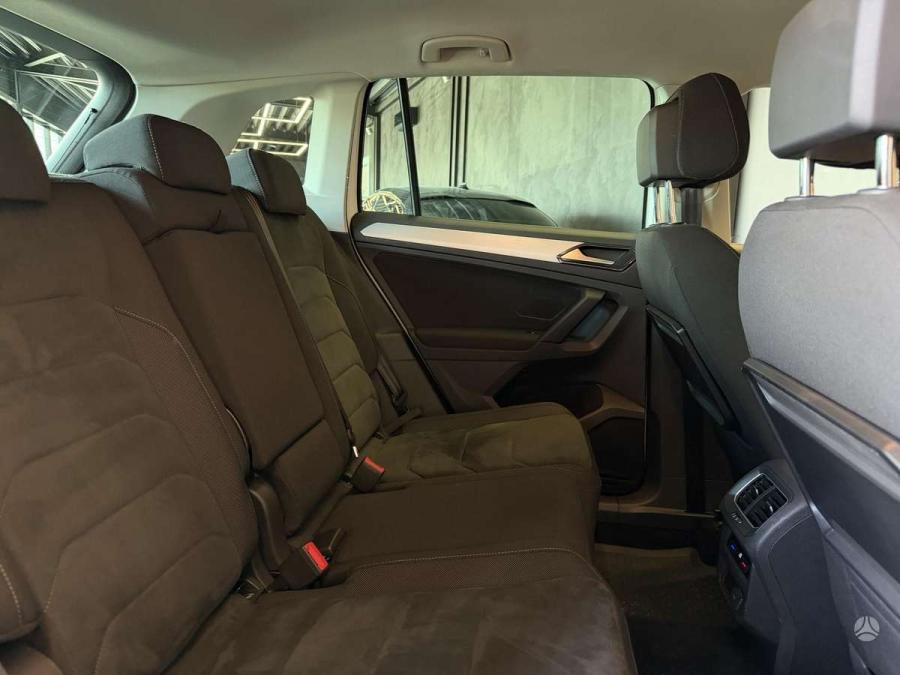 White Volkswagen Tiguan 2016 in Kaunas, with an engine capacity of 1.97 L and mileage of 181 thousand km for 17490 €, photo 27 on AUTOMOTO.COM.LV