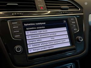 White Volkswagen Tiguan 2016 in Kaunas, with an engine capacity of 1.97 L and mileage of 181 thousand km for 17490 €, photo 33 on AUTOMOTO.COM.LV