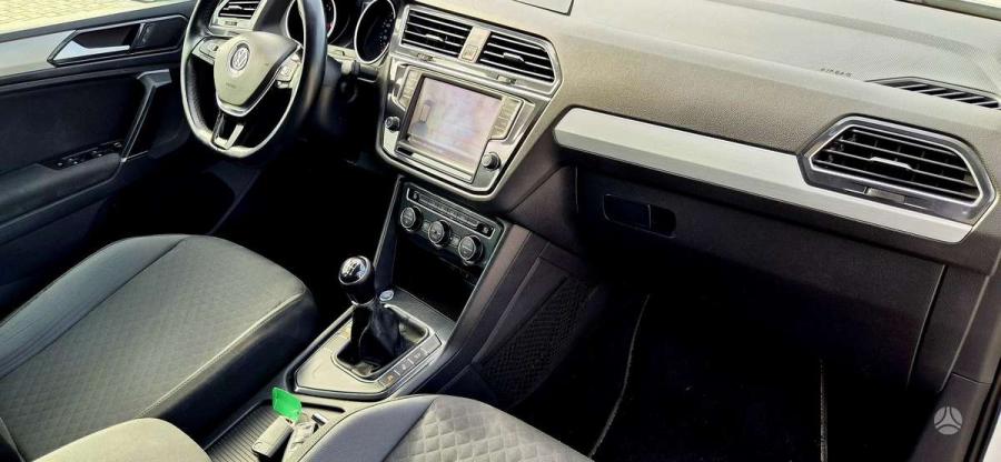 White Volkswagen Tiguan 2016 in Taurage, with an engine capacity of 1.97 L and mileage of 257 thousand km for 11100 €, photo 30 on AUTOMOTO.COM.LV