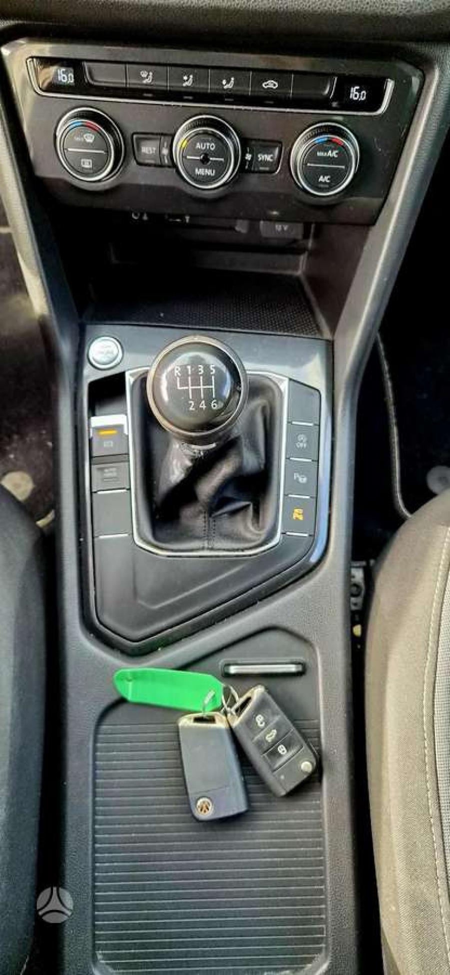 White Volkswagen Tiguan 2016 in Taurage, with an engine capacity of 1.97 L and mileage of 257 thousand km for 11100 €, photo 37 on AUTOMOTO.COM.LV
