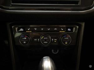 White Volkswagen Tiguan 2016 in Vilnius, with an engine capacity of 1.97 L and mileage of 290 thousand km for 17490 €, photo 24 on AUTOMOTO.COM.LV