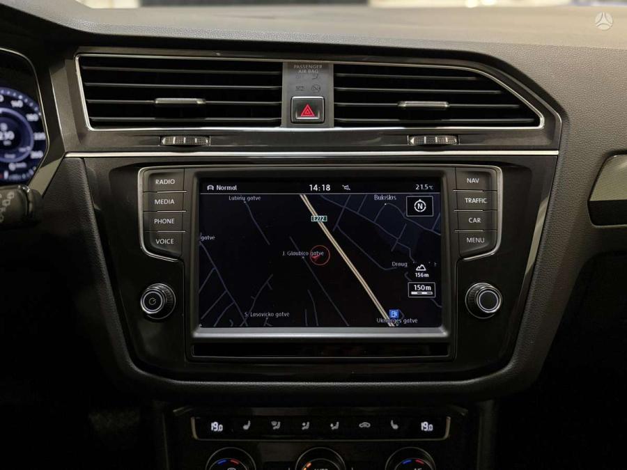 White Volkswagen Tiguan 2016 in Vilnius, with an engine capacity of 1.97 L and mileage of 290 thousand km for 17490 €, photo 25 on AUTOMOTO.COM.LV