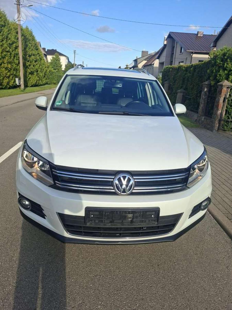 White Volkswagen Tiguan 2016 in Telschi, with an engine capacity of 1.97 L and mileage of 227 thousand km for 12400 €, photo 1 on AUTOMOTO.COM.LV