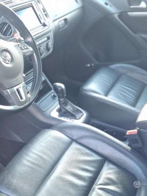 White Volkswagen Tiguan 2016 in Telschi, with an engine capacity of 1.97 L and mileage of 227 thousand km for 12400 €, photo 7 on AUTOMOTO.COM.LV