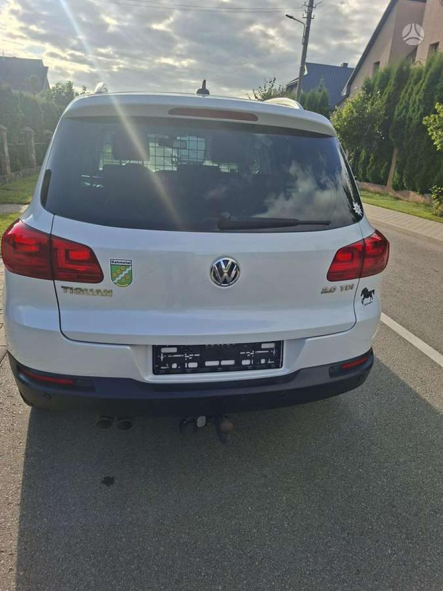 White Volkswagen Tiguan 2016 in Telschi, with an engine capacity of 1.97 L and mileage of 227 thousand km for 12400 €, photo 10 on AUTOMOTO.COM.LV