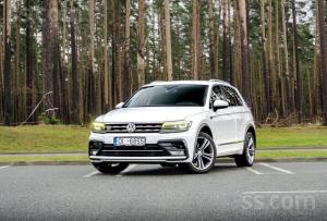 White Volkswagen Tiguan 2017 in Riga, with an engine capacity of 2.00 L and mileage of 282 thousand km for 17490 €, photo 4 on AUTOMOTO.COM.LV