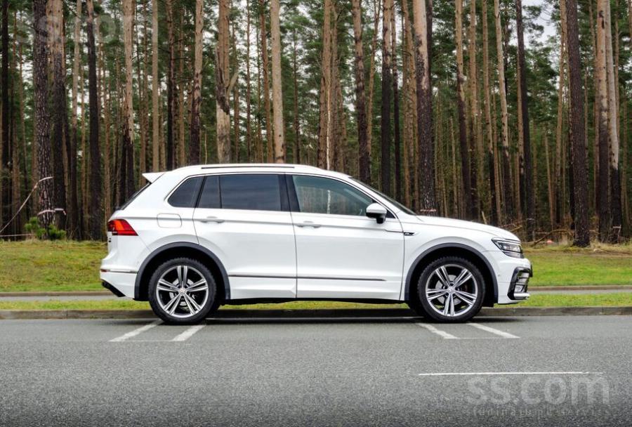 White Volkswagen Tiguan 2017 in Riga, with an engine capacity of 2.00 L and mileage of 282 thousand km for 17490 €, photo 9 on AUTOMOTO.COM.LV