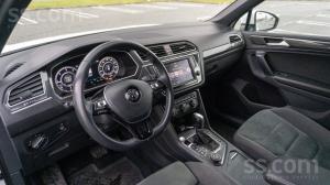White Volkswagen Tiguan 2017 in Riga, with an engine capacity of 2.00 L and mileage of 282 thousand km for 17490 €, photo 10 on AUTOMOTO.COM.LV