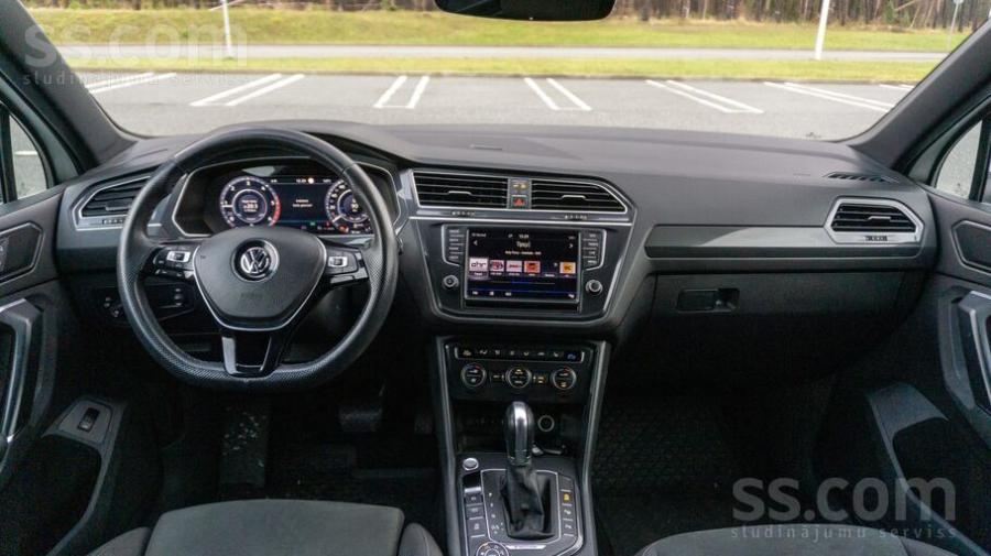 White Volkswagen Tiguan 2017 in Riga, with an engine capacity of 2.00 L and mileage of 282 thousand km for 17490 €, photo 12 on AUTOMOTO.COM.LV