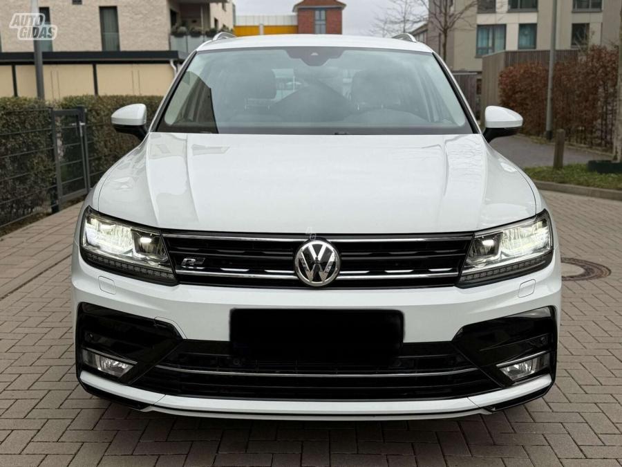 White Volkswagen Tiguan 2017 in Kaunas, with an engine capacity of 2.00 L and mileage of 95 thousand km for 24459 €, photo 2 on AUTOMOTO.COM.LV