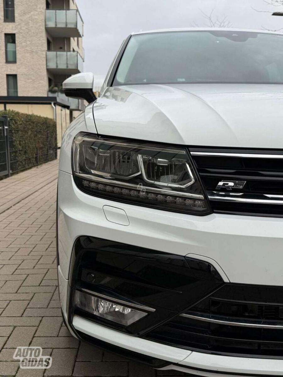 White Volkswagen Tiguan 2017 in Kaunas, with an engine capacity of 2.00 L and mileage of 95 thousand km for 24459 €, photo 4 on AUTOMOTO.COM.LV