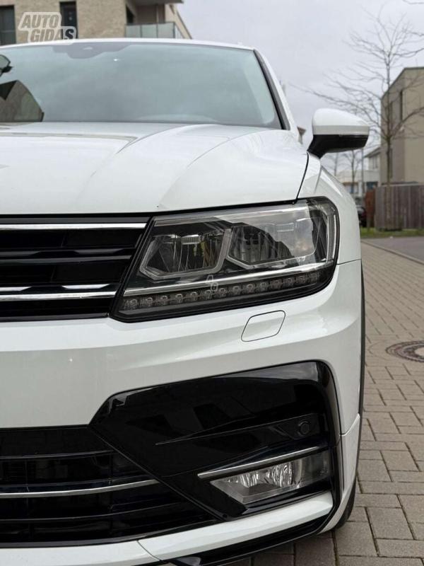 White Volkswagen Tiguan 2017 in Kaunas, with an engine capacity of 2.00 L and mileage of 95 thousand km for 24459 €, photo 5 on AUTOMOTO.COM.LV