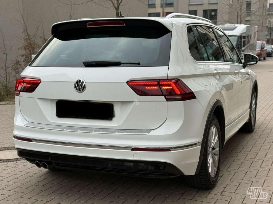 White Volkswagen Tiguan 2017 in Kaunas, with an engine capacity of 2.00 L and mileage of 95 thousand km for 24459 €, photo 6 on AUTOMOTO.COM.LV