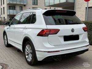White Volkswagen Tiguan 2017 in Kaunas, with an engine capacity of 2.00 L and mileage of 95 thousand km for 24459 €, photo 8 on AUTOMOTO.COM.LV