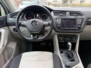 White Volkswagen Tiguan 2017 in Kaunas, with an engine capacity of 2.00 L and mileage of 95 thousand km for 24459 €, photo 13 on AUTOMOTO.COM.LV