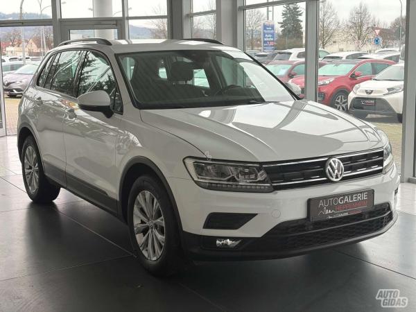 White Volkswagen Tiguan 2017 in Kaunas, with an engine capacity of 1.40 L and mileage of 51 thousand km for 22297 €, photo 3 on AUTOMOTO.COM.LV