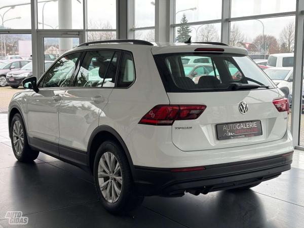 White Volkswagen Tiguan 2017 in Kaunas, with an engine capacity of 1.40 L and mileage of 51 thousand km for 22297 €, photo 6 on AUTOMOTO.COM.LV