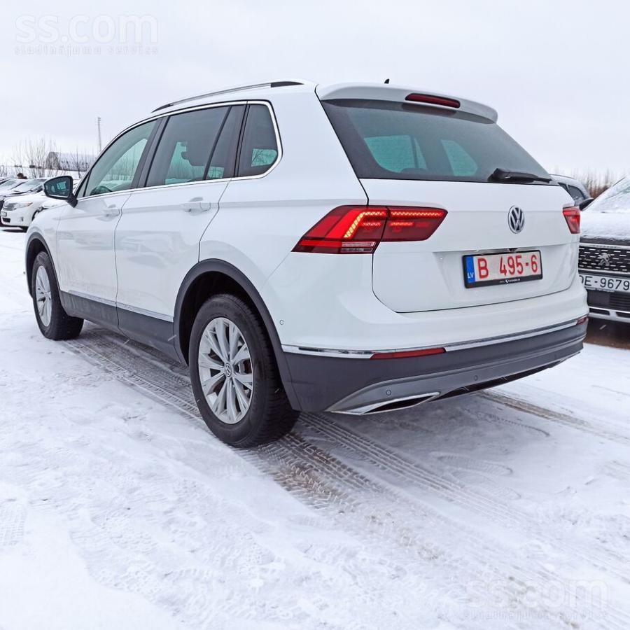 White Volkswagen Tiguan 2017 in Daugavpils, with an engine capacity of 2.00 L and mileage of 0 thousand km for 18600 €, photo 5 on AUTOMOTO.COM.LV