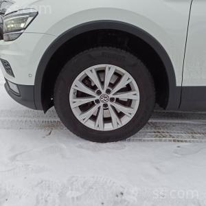 White Volkswagen Tiguan 2017 in Daugavpils, with an engine capacity of 2.00 L and mileage of 0 thousand km for 18600 €, photo 13 on AUTOMOTO.COM.LV