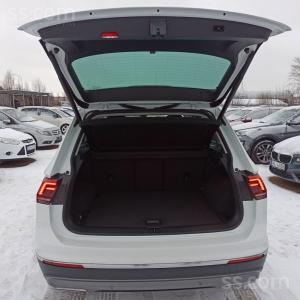 White Volkswagen Tiguan 2017 in Daugavpils, with an engine capacity of 2.00 L and mileage of 0 thousand km for 18600 €, photo 16 on AUTOMOTO.COM.LV