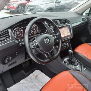 White Volkswagen Tiguan 2017 in Daugavpils, with an engine capacity of 2.00 L and mileage of 0 thousand km for 18600 €, photo 24 on AUTOMOTO.COM.LV