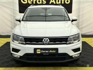 White Volkswagen Tiguan 2017 in Vilnius, with an engine capacity of 1.97 L and mileage of 252 thousand km for 11990 €, photo 2 on AUTOMOTO.COM.LV