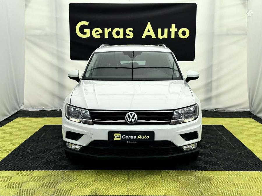 White Volkswagen Tiguan 2017 in Vilnius, with an engine capacity of 1.97 L and mileage of 252 thousand km for 11990 €, photo 7 on AUTOMOTO.COM.LV