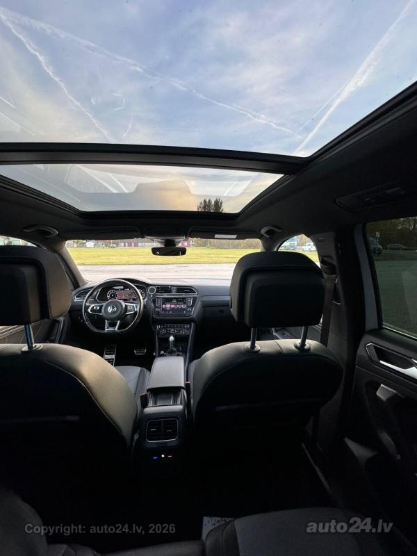 White Volkswagen Tiguan 2017 in Parnu, with an engine capacity of 2.00 L and mileage of 120 thousand km for 18999 €, photo 11 on AUTOMOTO.COM.LV