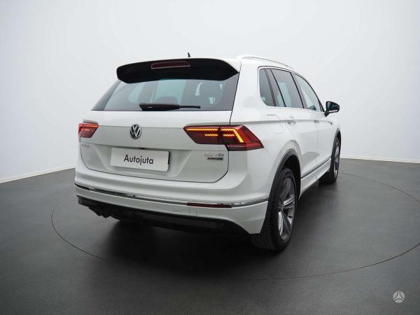 Balts Volkswagen Tiguan 2017 Viļņa, ar dzinēja tilpumu 1.97 L un nobraukumu 183 tūkst. km par 17500 €, foto 4 vietnē AUTOMOTO.COM.LV