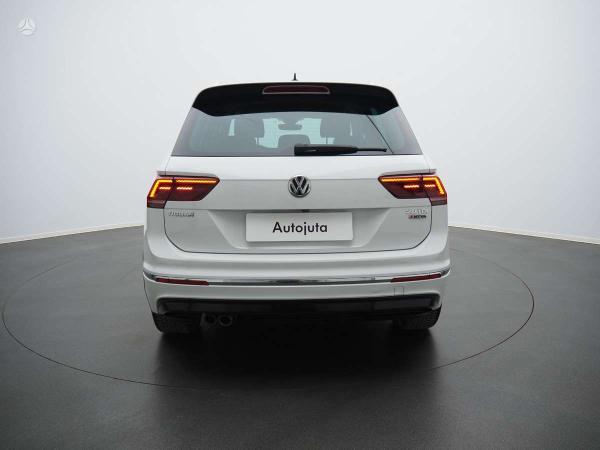 Balts Volkswagen Tiguan 2017 Viļņa, ar dzinēja tilpumu 1.97 L un nobraukumu 183 tūkst. km par 17500 €, foto 5 vietnē AUTOMOTO.COM.LV