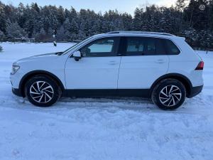 White Volkswagen Tiguan 2017 in Taurage, with an engine capacity of 1.97 L and mileage of 190 thousand km for 13500 €, photo 4 on AUTOMOTO.COM.LV