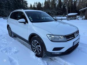 White Volkswagen Tiguan 2017 in Taurage, with an engine capacity of 1.97 L and mileage of 190 thousand km for 13500 €, photo 11 on AUTOMOTO.COM.LV