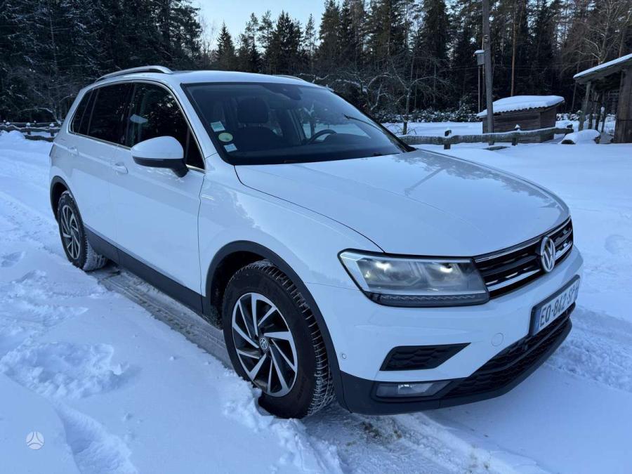 White Volkswagen Tiguan 2017 in Taurage, with an engine capacity of 1.97 L and mileage of 190 thousand km for 13500 €, photo 11 on AUTOMOTO.COM.LV